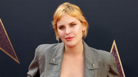 Най малката дъщеря на Брус Уилис и Деми Мур се сгоди