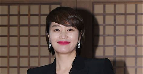 [md화보] 가슴 절반을 드러냈네 김혜수 아찔한 시스루 포인트