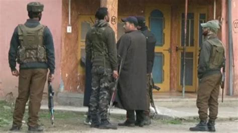 Indian Forces Arrest Two Youth In Iiojk