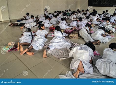 Kandy Sri Lanka Young School Lesson In School Room Sri Lankan Teacher