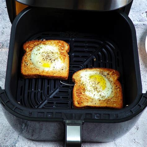 Easy Cheesy Air Fryer Egg Toast 🍳🥪 The Perfect On The Go Breakfast