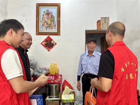 市社科联党支部开展重阳节慰问活动