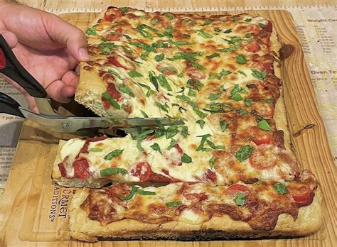 Sicilian Vs Neapolitan Pizza - Satisfying Slice