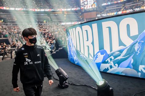 T1 Faker Ryze Cứ Cằn Nhằn Tại Sao Không Chọn Bạn ấy Nên Mình Buộc