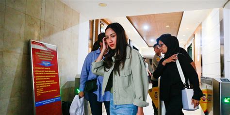 Tamara Tyasmara Reports Alleged Domestic Violence Police Havent Decided Whether To Prosecute