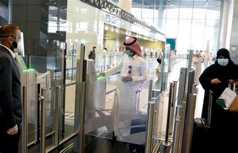 الإمارات تستأنف فتح المنافذ البرية والبحرية