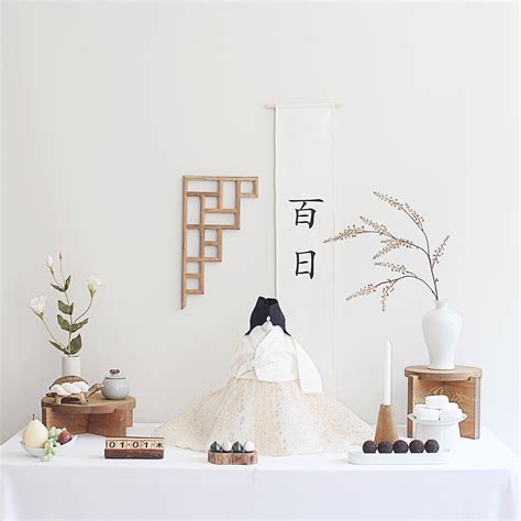 늘봄테이블🕊 백일상대여 돌상대여 백일한복 드레스 전국택배가능 웃는모습에 절로 미소가 지어지네요💗 ️모든 드레스 저고리 색상변경 가능 ️후기 이벤트 시 5 000원 할인