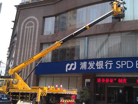 高空作业车操作时应该注意哪些事项 重庆国顿建筑设备租赁有限公司