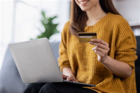 Man Asks For Access To Monitor Wifes Inheritance Is Denied Get Left