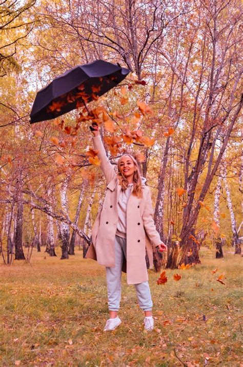 Leaves Gold Autumn Fall October идея для фото осеннее фото поза
