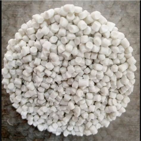 White Plastic Masterbatch at ₹ 200/kg | White Masterbatches in Valsad ...