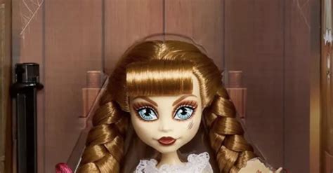 Esqueça A Barbie A Nova Boneca Da Mattel é Assustadora New In Coimbra
