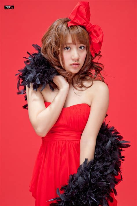 Minami Takahashi Japanese Sexy Idol Sexy Red Robe Fashion Photo Shoot