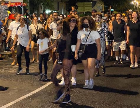 Vaval Est Mort Vive Vaval R Guadeloupe