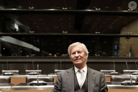 Arnaud Lagardère mis en examen sa vie dans le ghetto doré d Auteuil