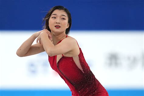 坂本花織、優勝後のいたずら写真が反響拡大「こんないい写真に」 カナダ選手の背後から出現 The Answer