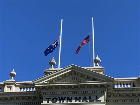 What Is The Meaning Of A Flag At Half Mast At Erlinda Burns Blog