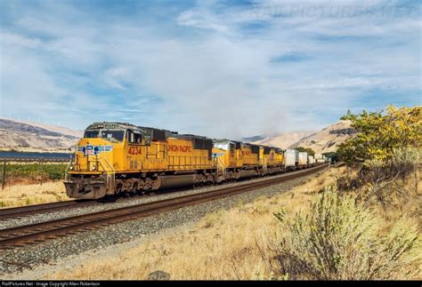 Emd Sd70 Series Worldwide Rails