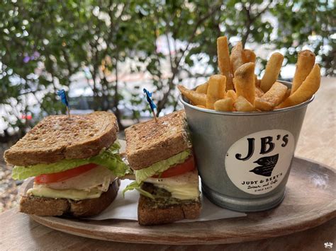 台北美食JBs Diner 天母美式餐廳美式早午餐親子寵物友善有戶外庭園 半熟態度 歐美加