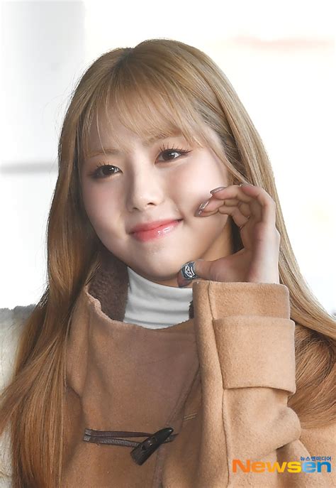 퍼플키스 이레 출국장 시크한 스타일링 포토엔hd 손에 잡히는 뉴스 눈에 보이는 뉴스 뉴스엔