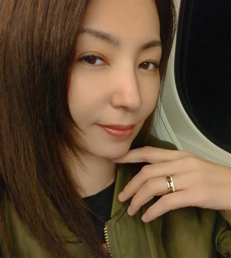 真山景子 おはようございます！ 昨日は凄く嬉しいchristmas🎄で、久しぶりに息子とワイワイ楽しく仲良くゲームとかunoとかしたり。色んな普通の会話もしてる中、なんかほんとに友達と話し