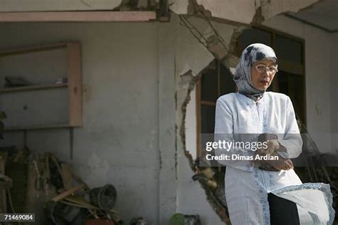 2006 Pangandaran Earthquake And Tsunami Photos And Premium High Res