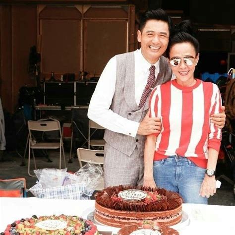 9 Potret Mesra Chow Yun-fat dan Istri, Sudah Menikah Selama 33 Tahun