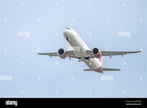 A Cargo Plane That Uses All The Power Of The Engines To Take Off By