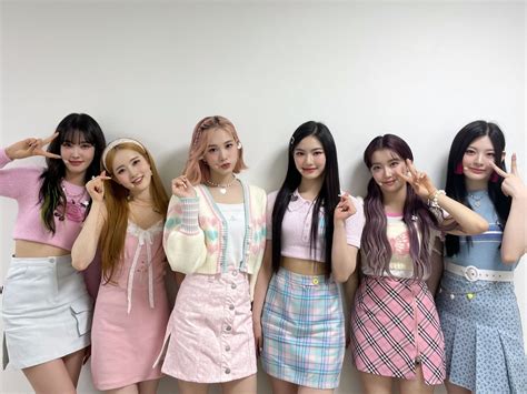 Stayc스테이씨 On Twitter 📷 210430 뮤직뱅크 속보 스윗 대거 이사 준비 스테이씨 무대보고