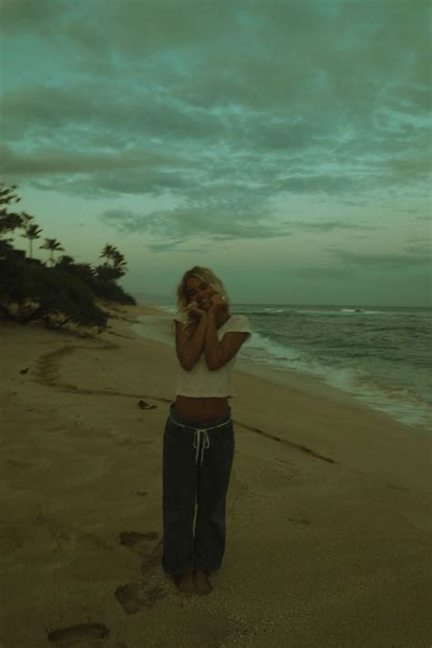 Pin By On Summertime And The Living Is Easy Summer Picture Poses