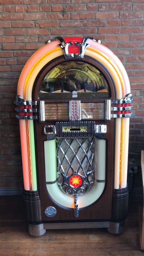 Edited And Taken By Me Old School Jukebox Jukebox Jukeboxes Cool Designs
