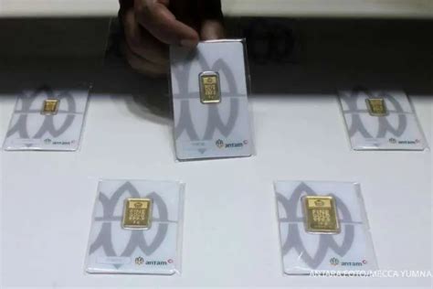 Harga Emas Antam Turun Rp 2 000 Hari Ini 11 Januari Cek Daftar