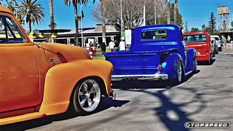 Exclusive 3000 Classics Customs Hotrods And Lowriders Roll Into