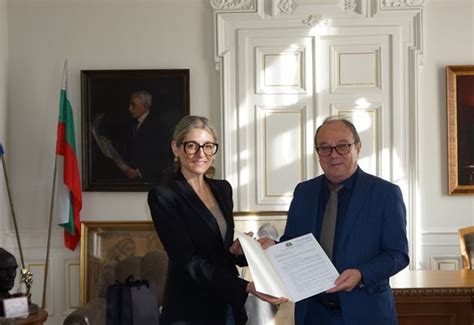 Транспортното министерство подкрепя идеята летище София да носи името на Васил Левски