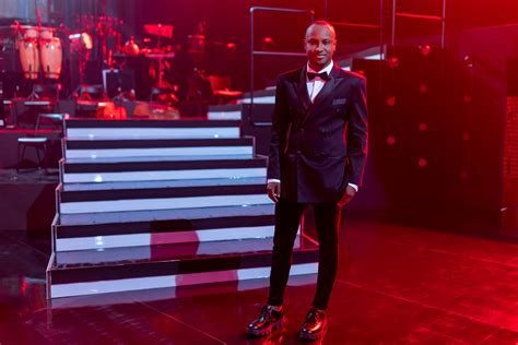 Thiaguinho Celebra 20 Anos De Carreira Noite De Gala Em São Paulo