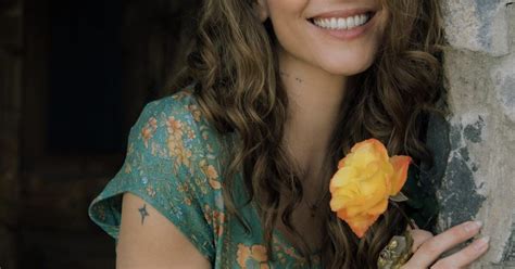 Bárbara Mori sorprende con radical cambio de look que la hace ver más joven que nunca Latfan