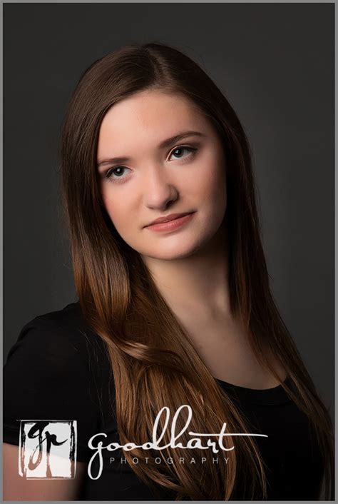 Destination Senior Pictures Meadowlark Garden Lauren