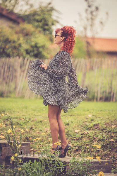 La Dame De France Au Bas Nylon