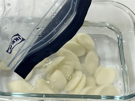 ‘냉동 떡국떡 물에 바로 담그지 마세요 이렇게 하면 새것처럼 말랑말랑 맛있습니다