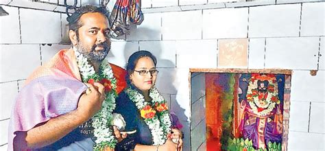 లక్ష్మీనరసింహస్వామి సన్నిధిలో జడ్జి దంపతులు General
