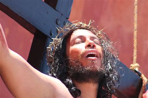 Viacrucis Viviente De Santa Ana Culmina Con La Crucifixión De