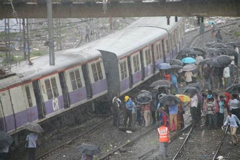 Mumbai Four Coaches Of Andheri Cst Harbour Line Train Derail At Mahim