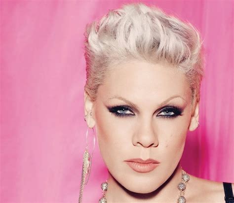 22 The Singer Pink Hairstyles Hairstyle Catalog
