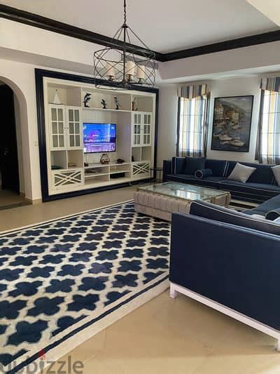 فيلا مستقلة كاملة التشطيب واستلام فوري للبيع في فالنسيا مراسي علي البحر موقع متميز جدا Valencia