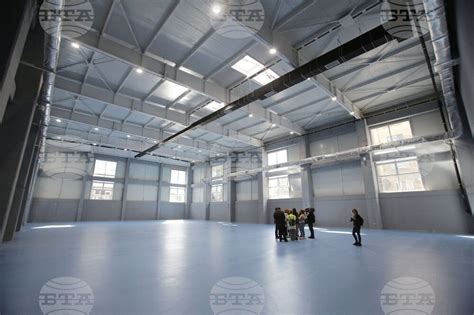 БТА Учениците във Френската гимназия в София вече ще учат само в една смяна