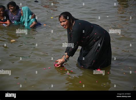 Prayagraj Uttar Pradesh India 27th Feb 2025 Prayagraj Devotees
