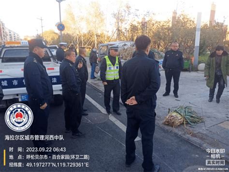城市管理综合行政执法大队：河西中队联合交管部门集中清理早市周边占道经营现象环境菜市场
