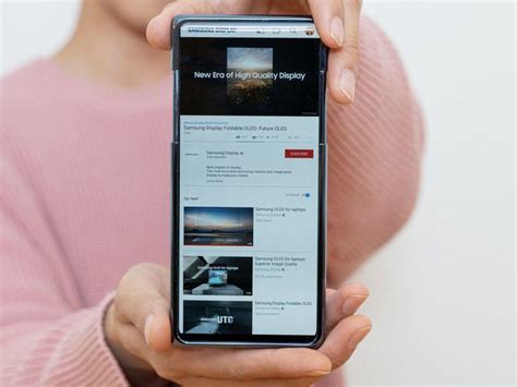 三星展示全球最大可折叠oled显示屏 展开后达18 1英寸 腾讯新闻