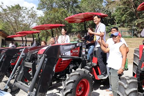 23 Bataan Farmers Coop Lgus Receive Agri Machinery Iorbit News Online