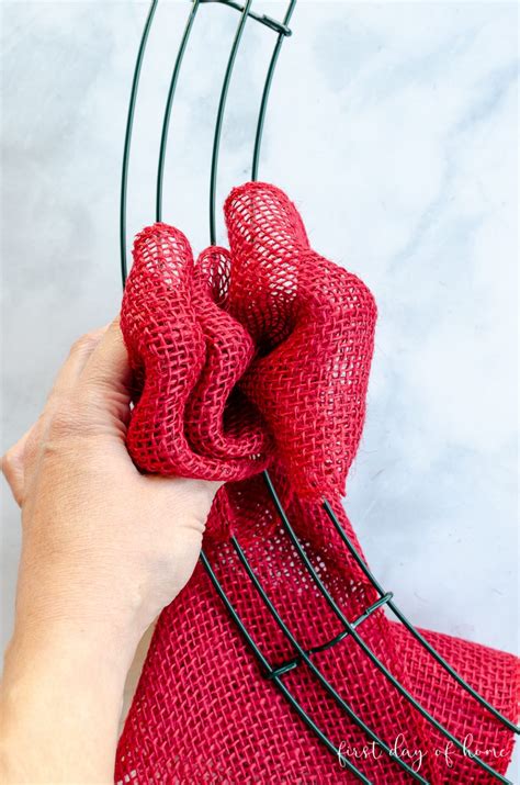 How To Make A Burlap Wreath Easy Guide Video For Beginners